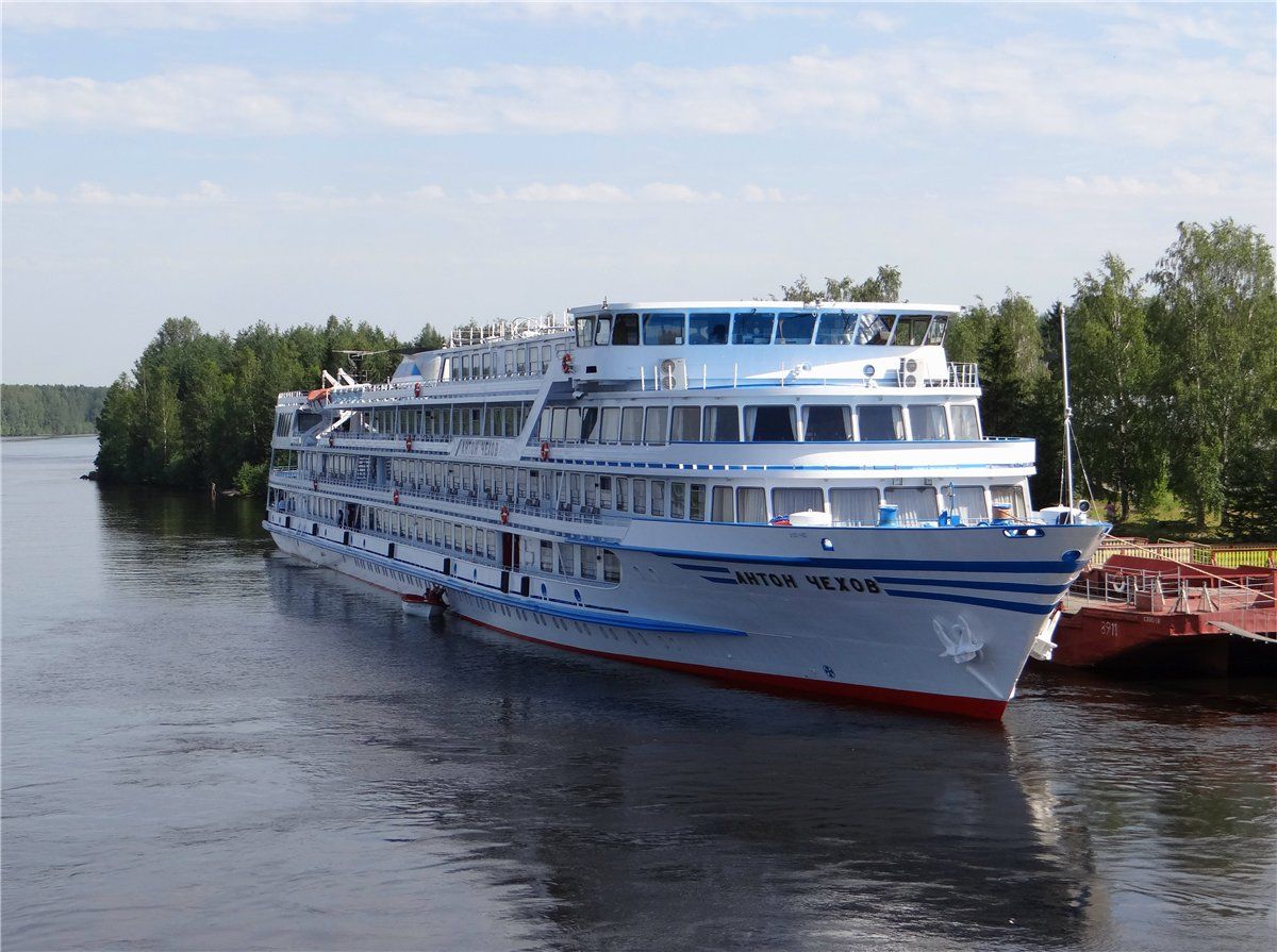 Теплоход Антон Чехов - RiverBOOK