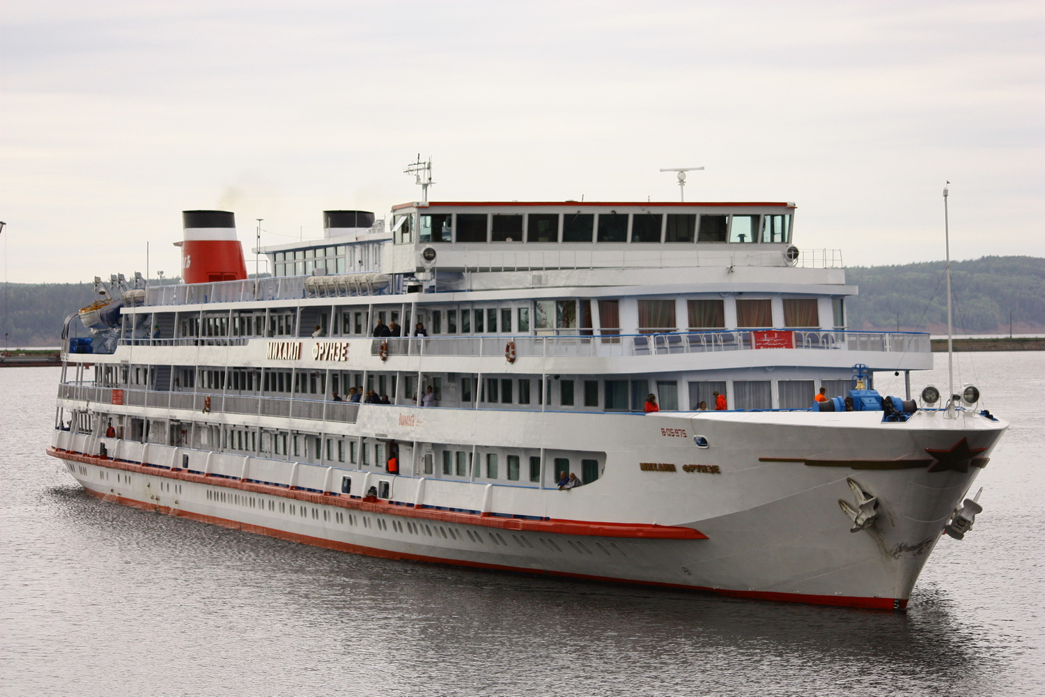 Теплоход Михаил Фрунзе - Речные круизы: 2025, расписание, цены, купить ...