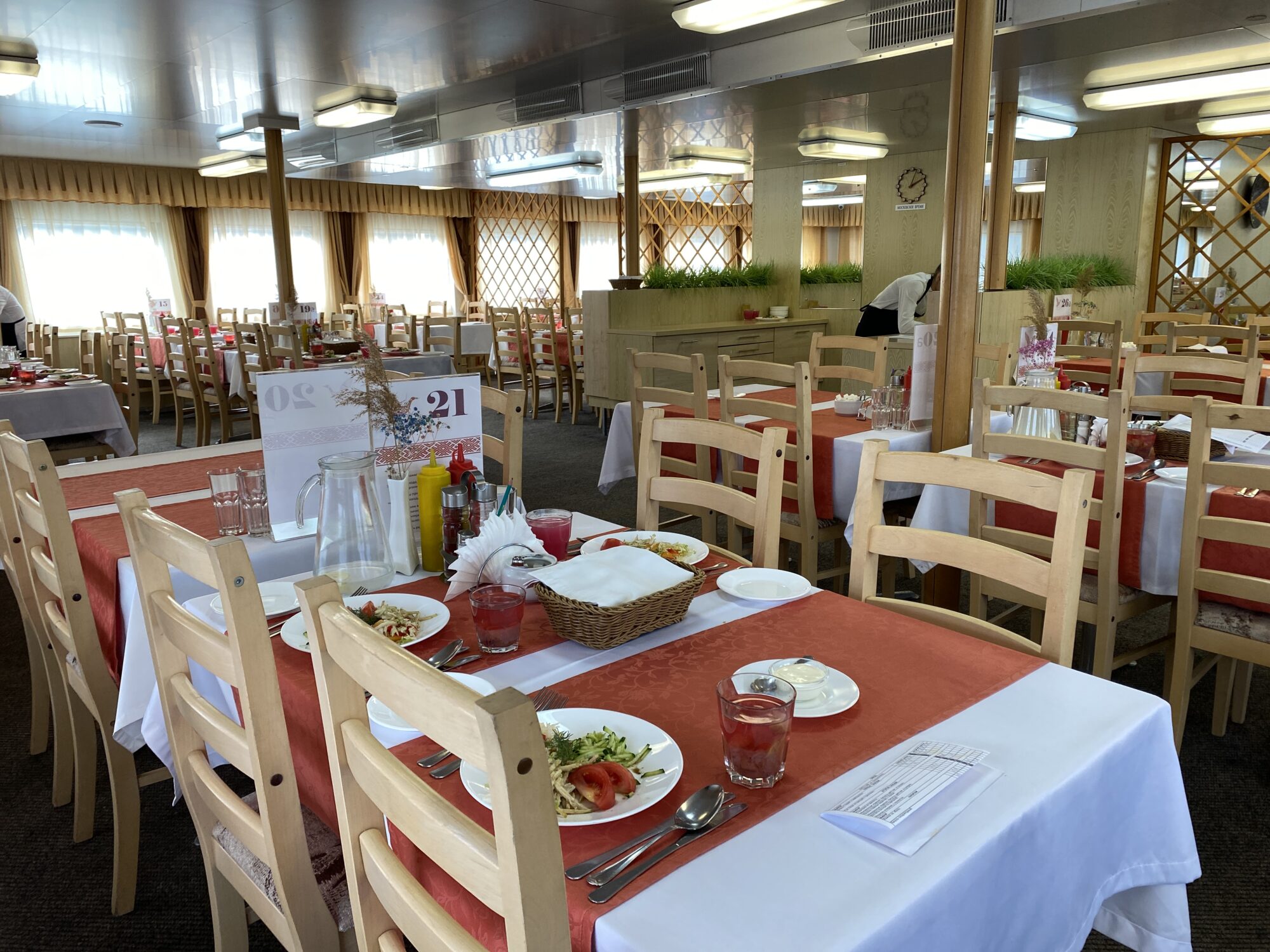 Теплоход Владимир Маяковский 2025: описание, навигация, круизы, фото ...